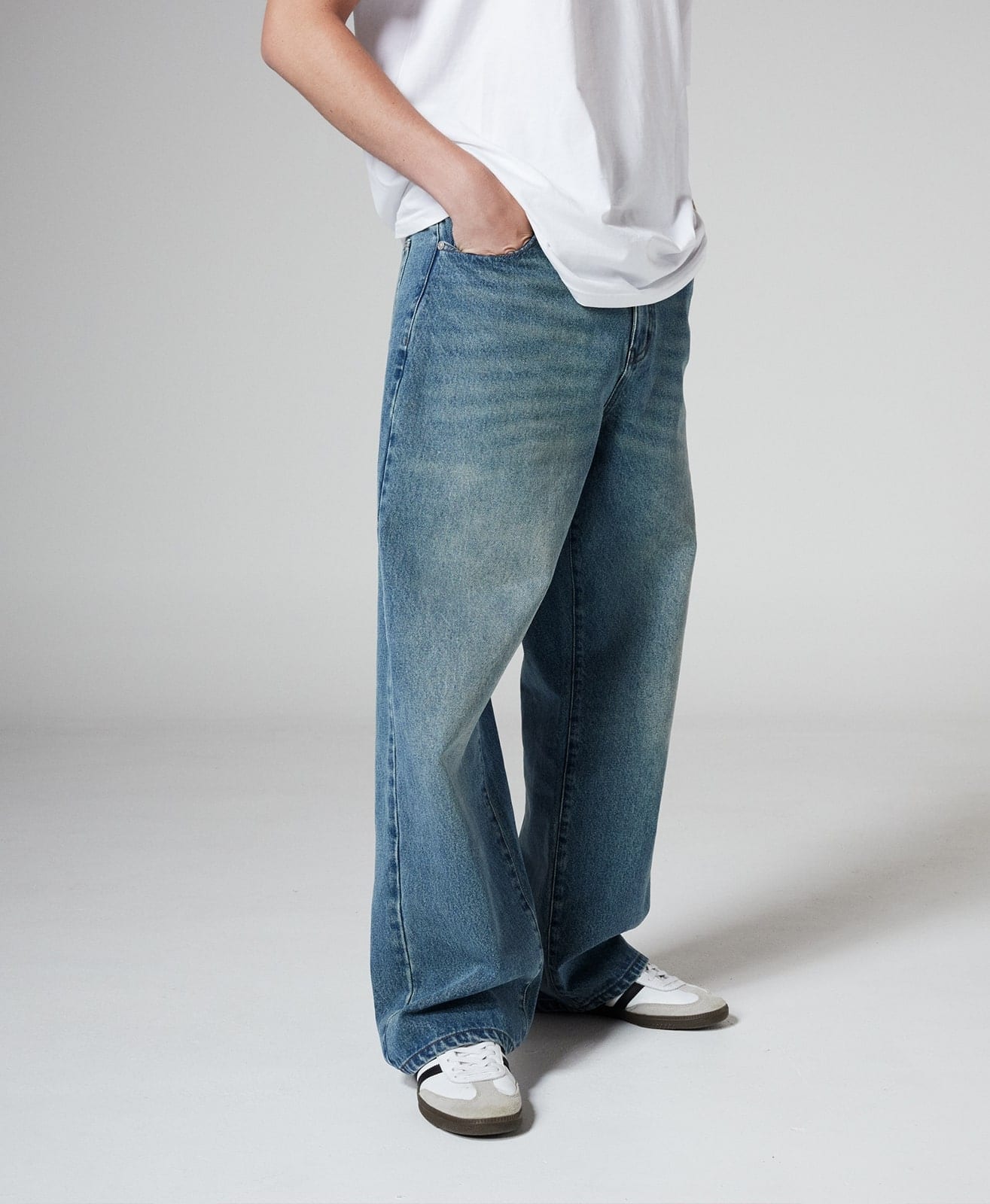 Streetwear - Baggy Jeans & Joggers | Jay Jays™ Online