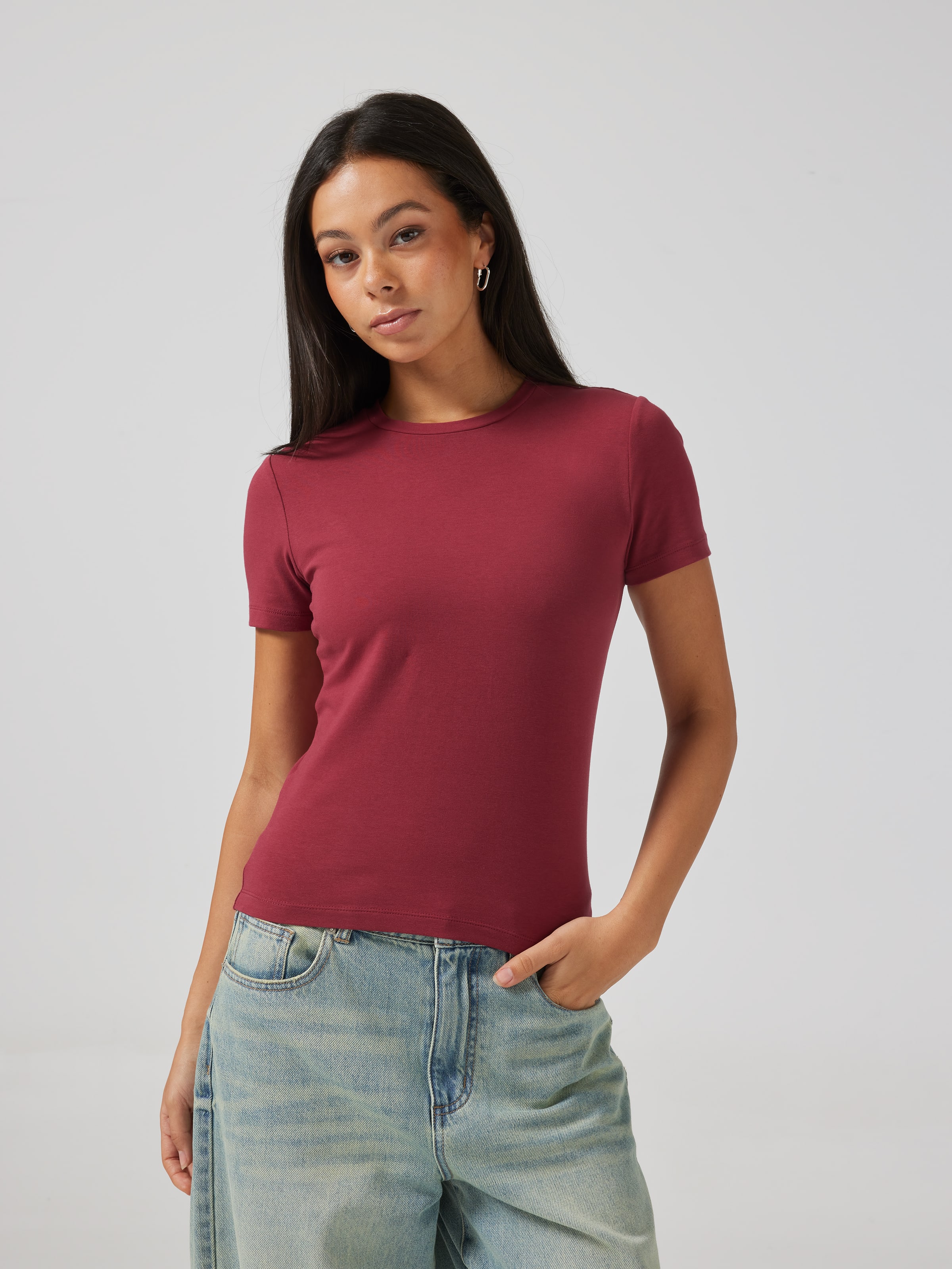 The Fitted Tee Cherry Red - Jay Jays Online