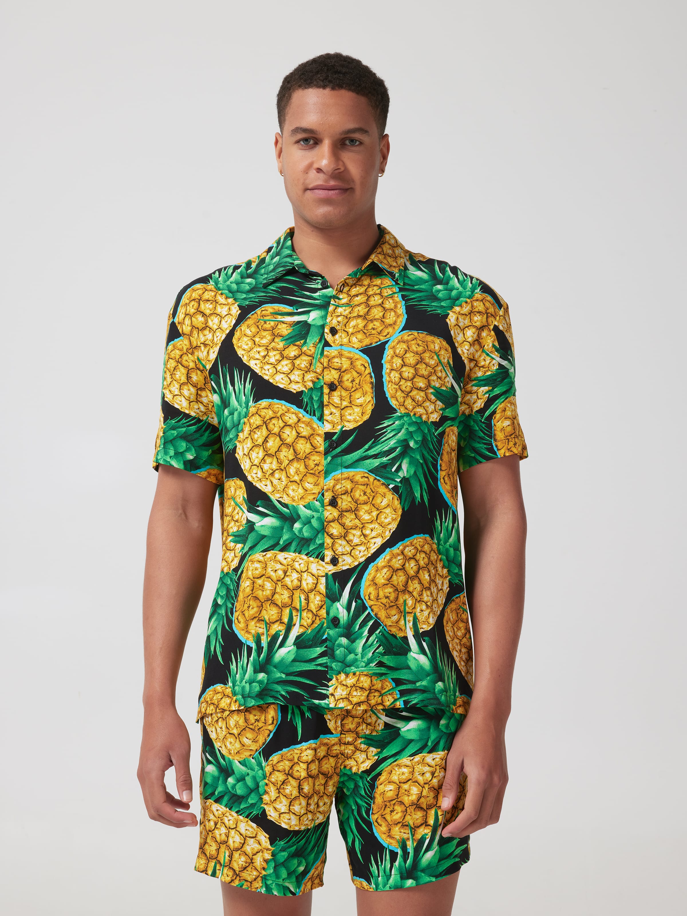Pineapple Resort Short Sleeve Shirt - Jay Jays Online